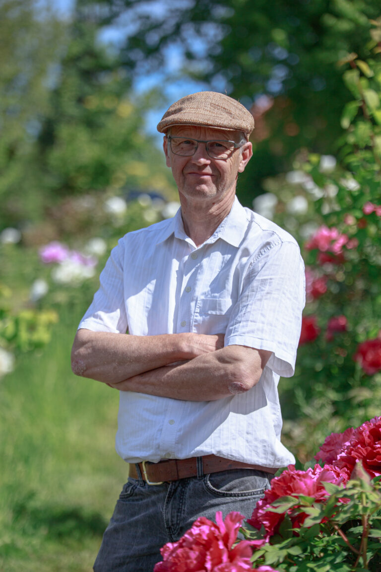 Peony Hybridizers: Miely Michael – The Peony Society